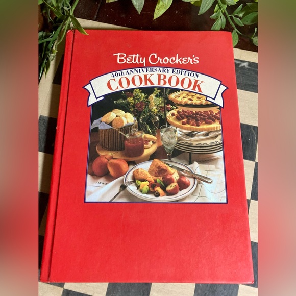 Betty Crocker | Other | Betty Crockers Cookbook By Betty Crocker ...